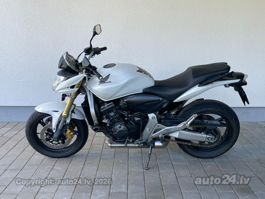 Белый Хонда CB 600F 2008 в Пярну, объемом двигателя 0.60 л и пробегом 0 тыс. км за 3490 €, фото 1 на AUTOMOTO.COM.LV