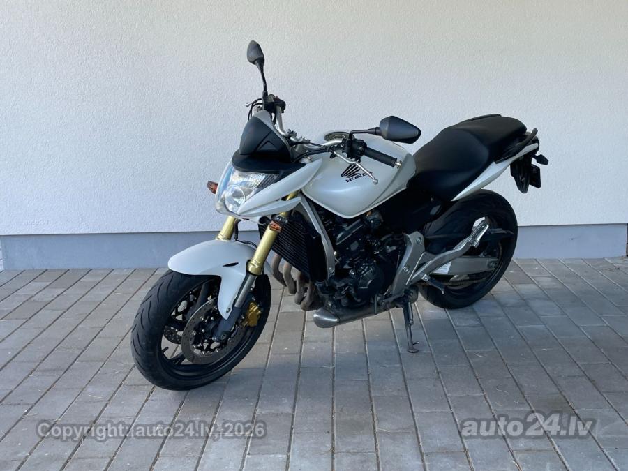 Белый Хонда CB 600F 2008 в Пярну, объемом двигателя 0.60 л и пробегом 0 тыс. км за 3490 €, фото 3 на AUTOMOTO.COM.LV