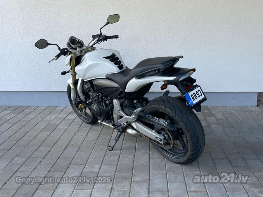 Белый Хонда CB 600F 2008 в Пярну, объемом двигателя 0.60 л и пробегом 0 тыс. км за 3490 €, фото 4 на AUTOMOTO.COM.LV
