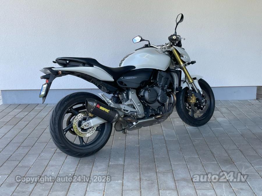 Белый Хонда CB 600F 2008 в Пярну, объемом двигателя 0.60 л и пробегом 0 тыс. км за 3490 €, фото 5 на AUTOMOTO.COM.LV