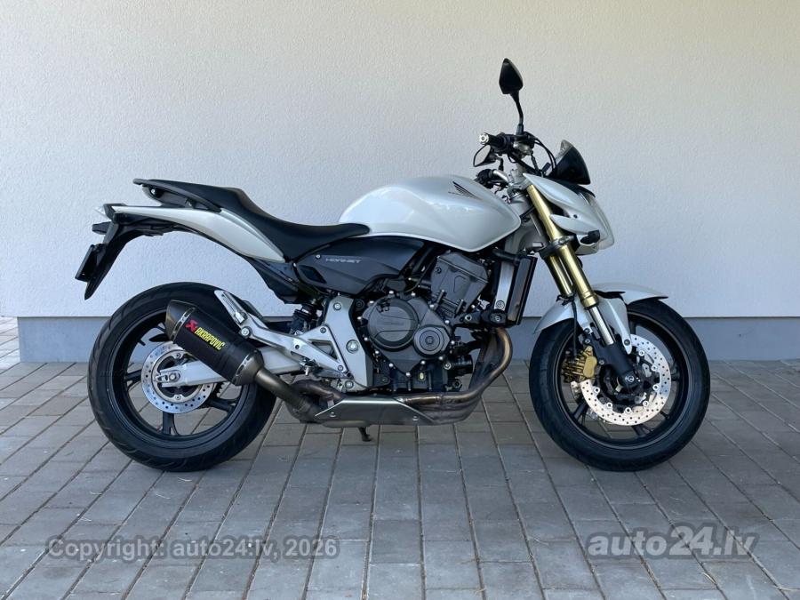 Белый Хонда CB 600F 2008 в Пярну, объемом двигателя 0.60 л и пробегом 0 тыс. км за 3490 €, фото 7 на AUTOMOTO.COM.LV