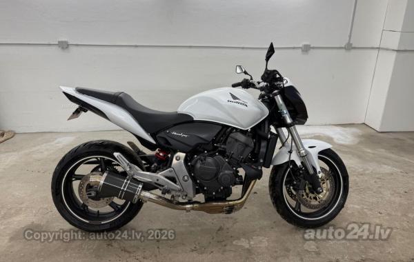 White Honda CB 600F 2011 in Rapla, with an engine capacity of 0.60 L and mileage of 28 thousand km for 4800 €, photo 1 on AUTOMOTO.COM.LV