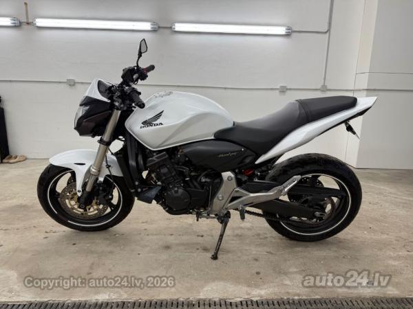 Белый Хонда CB 600F 2011 в Рапла, объемом двигателя 0.60 л и пробегом 28 тыс. км за 4800 €, фото 2 на AUTOMOTO.COM.LV