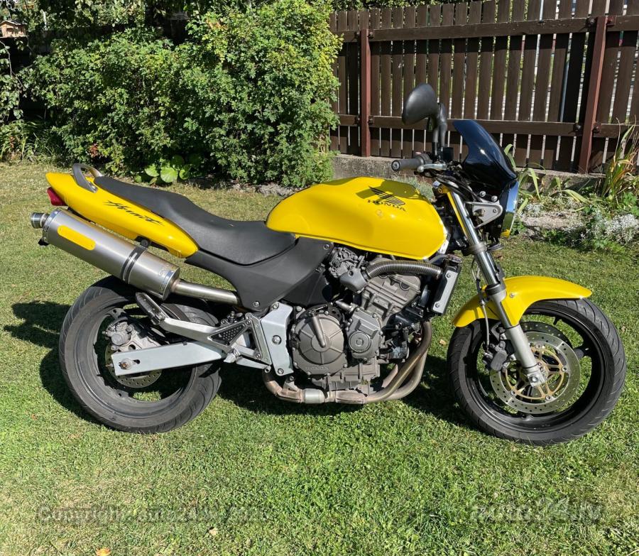 Dzeltens Honda CB 600F 2002 Tallina, ar dzinēja tilpumu 0.60 L un nobraukumu 43 tūkst. km par 2000 €, foto 1 vietnē AUTOMOTO.COM.LV