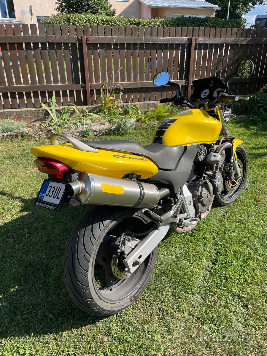 Dzeltens Honda CB 600F 2002 Tallina, ar dzinēja tilpumu 0.60 L un nobraukumu 43 tūkst. km par 2000 €, foto 3 vietnē AUTOMOTO.COM.LV