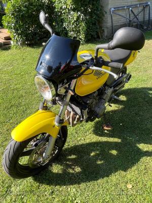 Dzeltens Honda CB 600F 2002 Tallina, ar dzinēja tilpumu 0.60 L un nobraukumu 43 tūkst. km par 2000 €, foto 5 vietnē AUTOMOTO.COM.LV