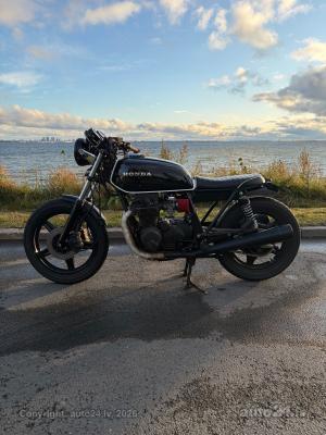 Melns Honda Cb 650 1983 Tallina, ar dzinēja tilpumu 0.65 L un nobraukumu 49 tūkst. km par 3990 €, foto  vietnē AUTOMOTO.COM.LV