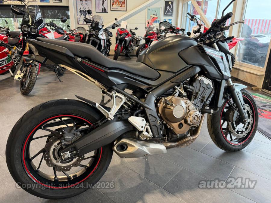 Melns Honda Cb 650 2017 Tallina, ar dzinēja tilpumu 0.65 L un nobraukumu 33 tūkst. km par 5290 €, foto 3 vietnē AUTOMOTO.COM.LV