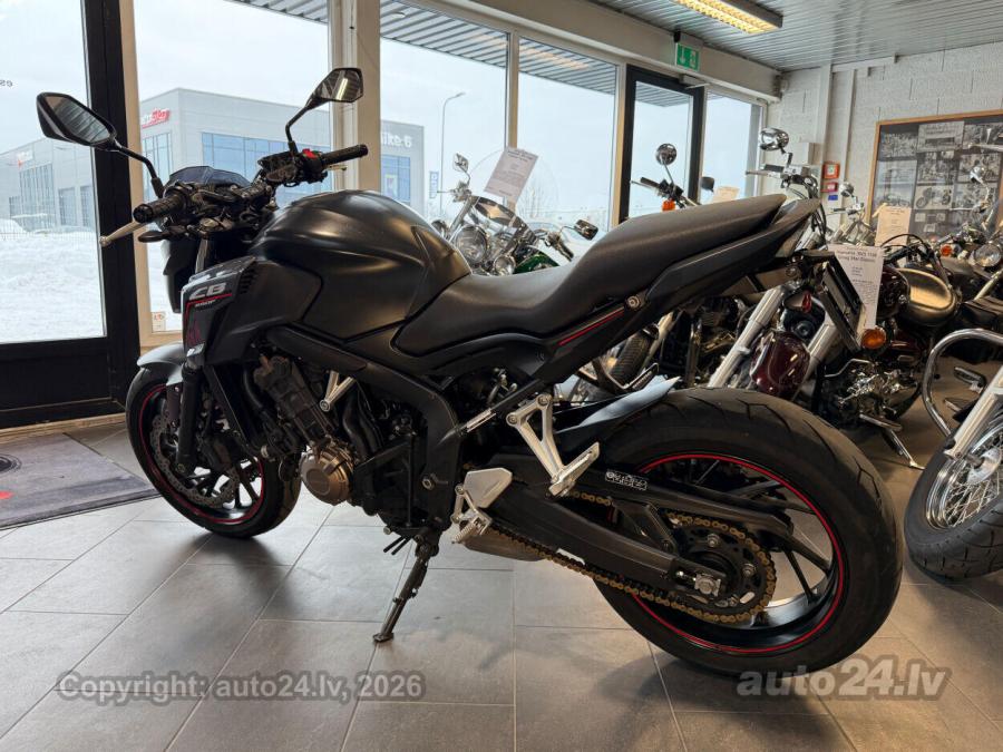 Melns Honda Cb 650 2017 Tallina, ar dzinēja tilpumu 0.65 L un nobraukumu 33 tūkst. km par 5290 €, foto 10 vietnē AUTOMOTO.COM.LV