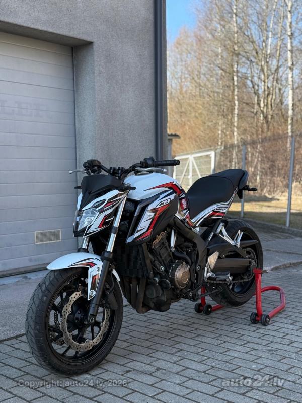 Black Honda Cb 650 2017 in Parnu, with an engine capacity of 0.65 L and mileage of 17 thousand km for 5190 €, photo 3 on AUTOMOTO.COM.LV