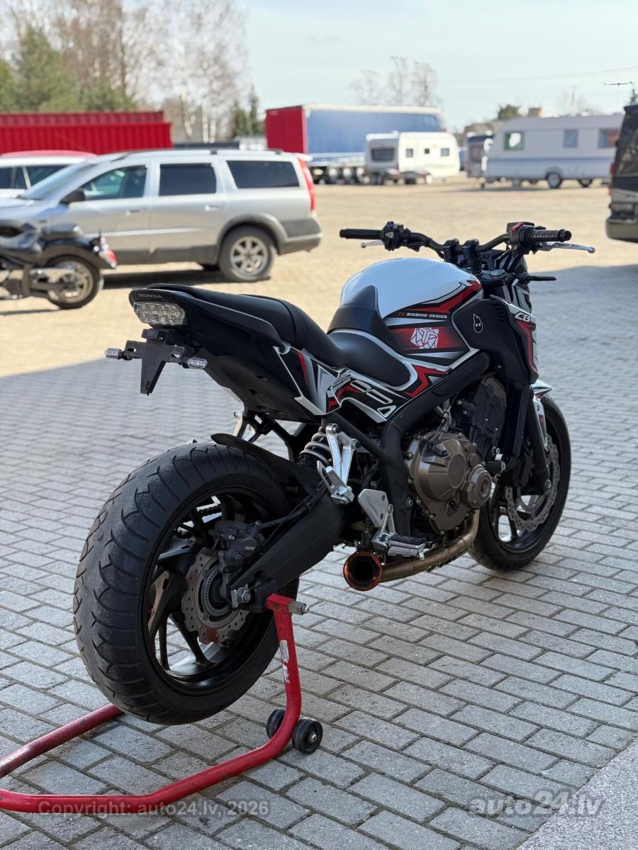 Черный Хонда Cb 650 2017 в Пярну, объемом двигателя 0.65 л и пробегом 17 тыс. км за 5190 €, фото 8 на AUTOMOTO.COM.LV