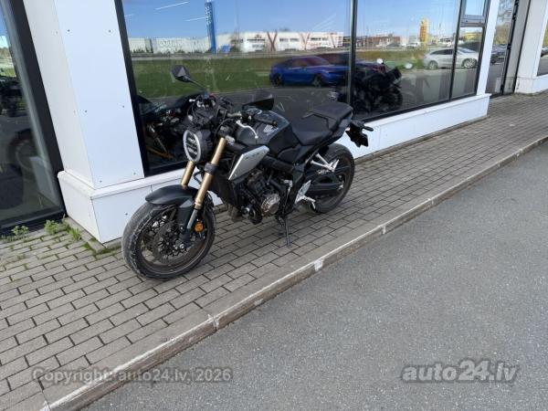 Melns Honda Cb 650 2021 Tallina, ar dzinēja tilpumu 0.65 L un nobraukumu 5 tūkst. km par 7600 €, foto 1 vietnē AUTOMOTO.COM.LV