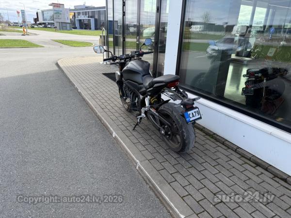 Melns Honda Cb 650 2021 Tallina, ar dzinēja tilpumu 0.65 L un nobraukumu 5 tūkst. km par 7600 €, foto 2 vietnē AUTOMOTO.COM.LV