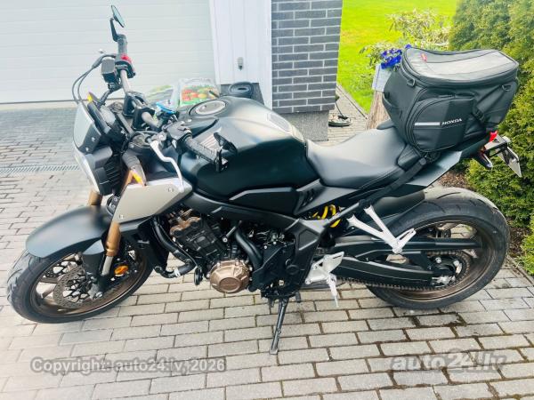 Black Honda Cb 650 2021 in Tallinn, with an engine capacity of 0.00 L and mileage of 7 thousand km for 7900 €, photo 1 on AUTOMOTO.COM.LV