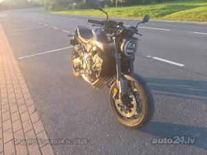 Черный Хонда Cb 650 2023 в Таллин, объемом двигателя 0.65 л и пробегом 7 тыс. км за 7000 €, фото 3 на AUTOMOTO.COM.LV