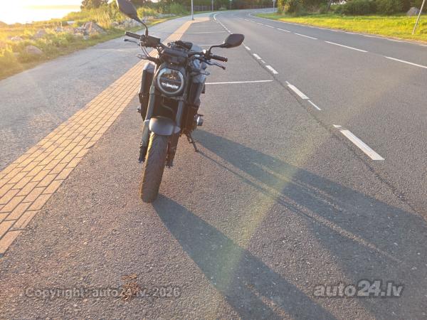 Black Honda Cb 650 2023 in Tallinn, with an engine capacity of 0.65 L and mileage of 7 thousand km for 7000 €, photo 3 on AUTOMOTO.COM.LV