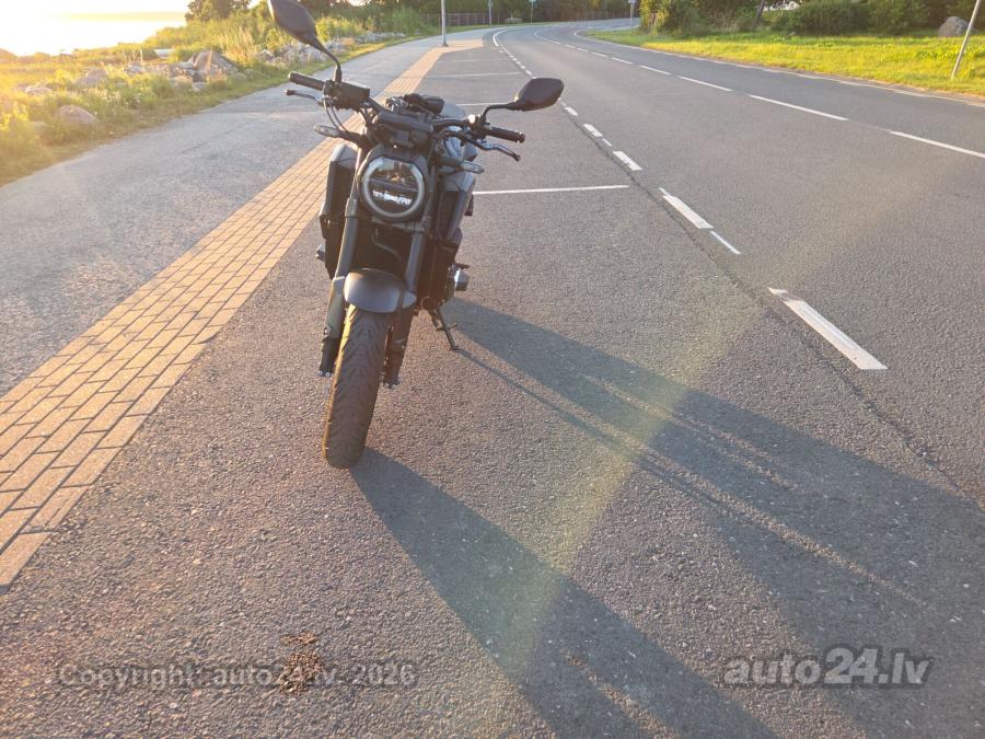 Черный Хонда Cb 650 2023 в Таллин, объемом двигателя 0.65 л и пробегом 7 тыс. км за 7000 €, фото 4 на AUTOMOTO.COM.LV