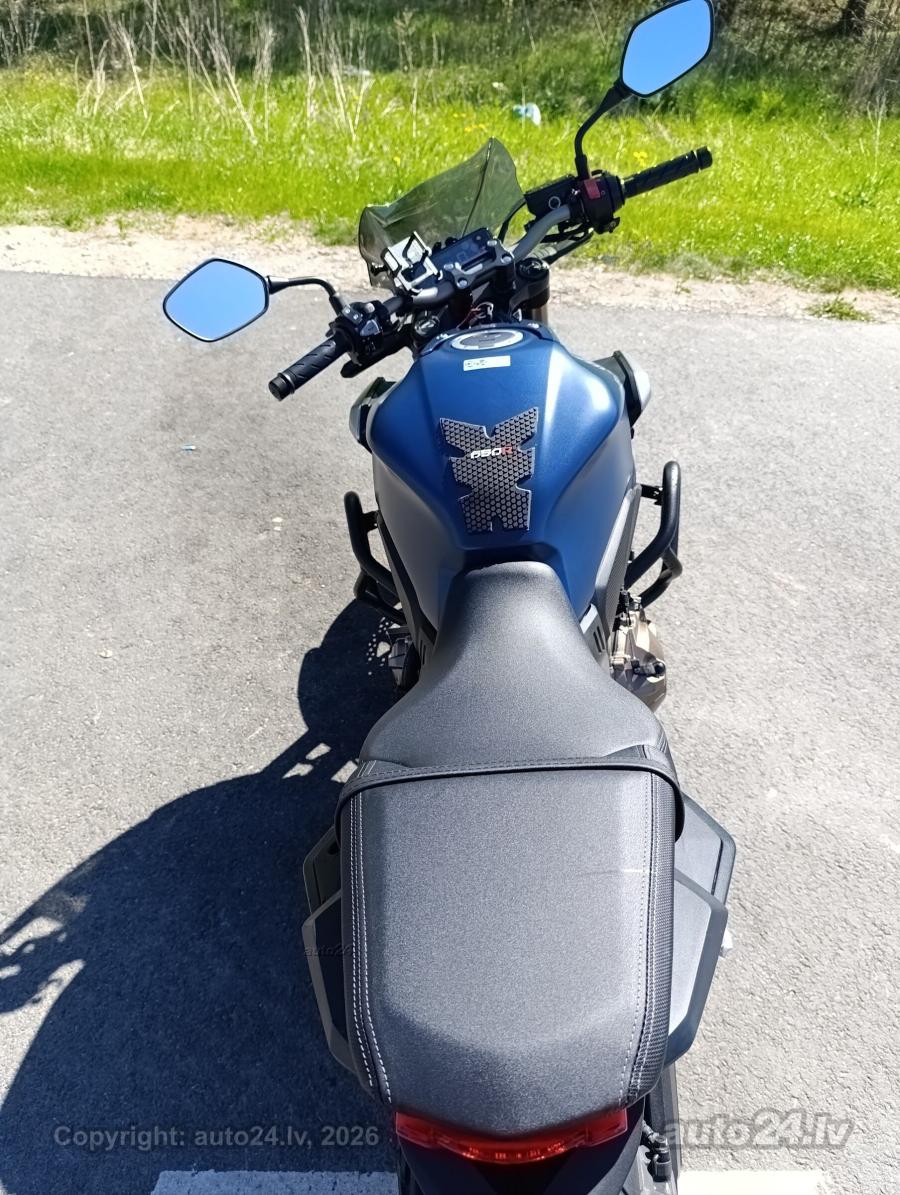 Zils Honda Cb 650 2019 Tallina, ar dzinēja tilpumu 0.65 L un nobraukumu 9 tūkst. km par 6000 €, foto 6 vietnē AUTOMOTO.COM.LV