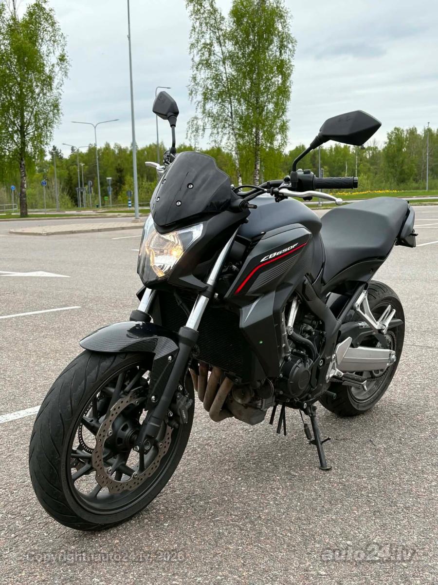 Серый Хонда Cb 650 2015 в Пылва, объемом двигателя 0.65 л и пробегом 14 тыс. км за 5300 €, фото 1 на AUTOMOTO.COM.LV