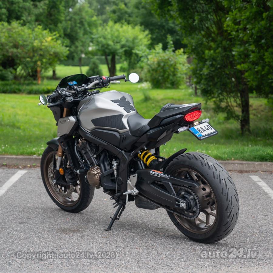 Grey Honda Cb 650 2020 in Tartu, with an engine capacity of 0.65 L and mileage of 25 thousand km for 5050 €, photo 9 on AUTOMOTO.COM.LV