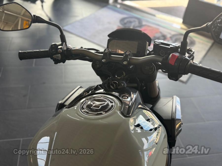 Grey Honda Cb 650 2021 in Tallinn, with an engine capacity of 0.65 L and mileage of 33 thousand km for 5990 €, photo 8 on AUTOMOTO.COM.LV