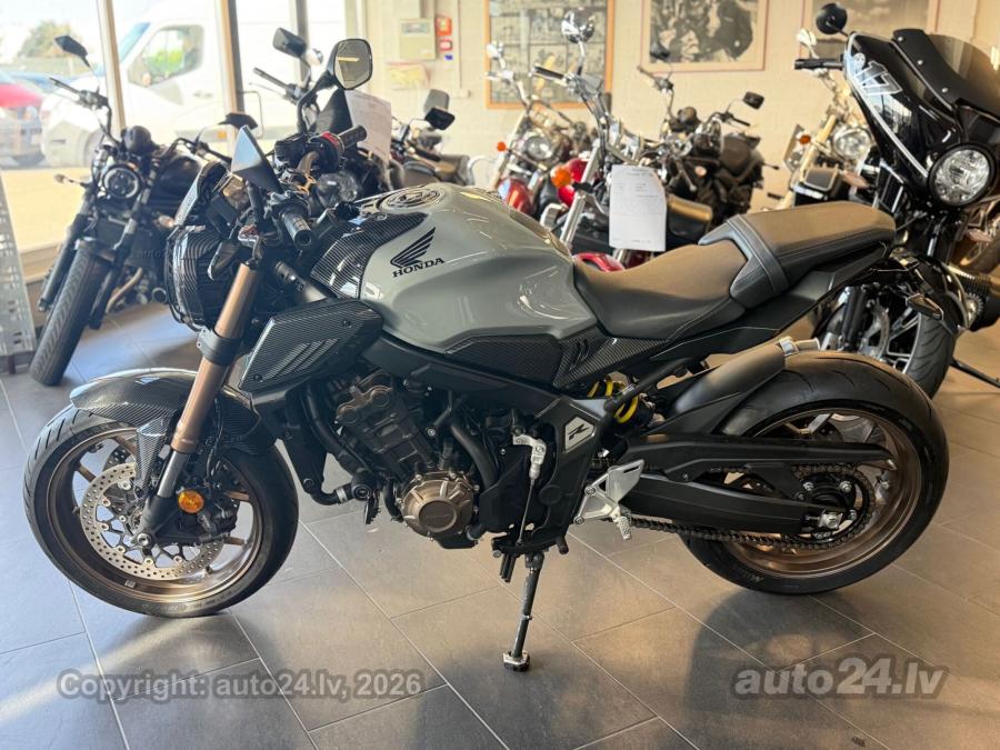 Grey Honda Cb 650 2021 in Tallinn, with an engine capacity of 0.65 L and mileage of 33 thousand km for 5990 €, photo 14 on AUTOMOTO.COM.LV