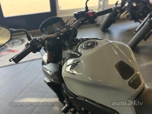 Grey Honda Cb 650 2021 in Tallinn, with an engine capacity of 0.65 L and mileage of 33 thousand km for 5990 €, photo 16 on AUTOMOTO.COM.LV