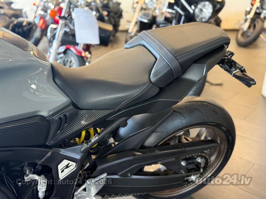 Grey Honda Cb 650 2021 in Tallinn, with an engine capacity of 0.65 L and mileage of 33 thousand km for 5990 €, photo 18 on AUTOMOTO.COM.LV