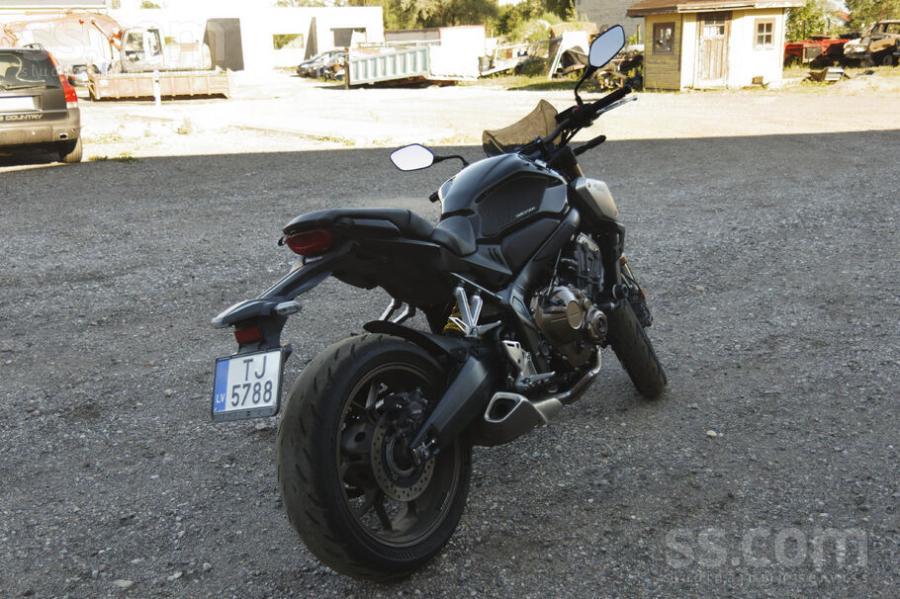 Honda CB 650RA 2020 in Cesis, with an engine capacity of 0.65 L and mileage of 0 thousand km for 6100 €, photo 3 on AUTOMOTO.COM.LV