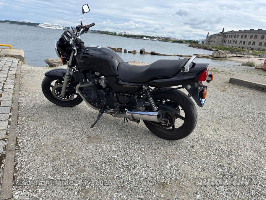 Черный Хонда CB 750 2001 в Таллин, объемом двигателя 0.75 л и пробегом 45 тыс. км за 3000 €, фото 1 на AUTOMOTO.COM.LV