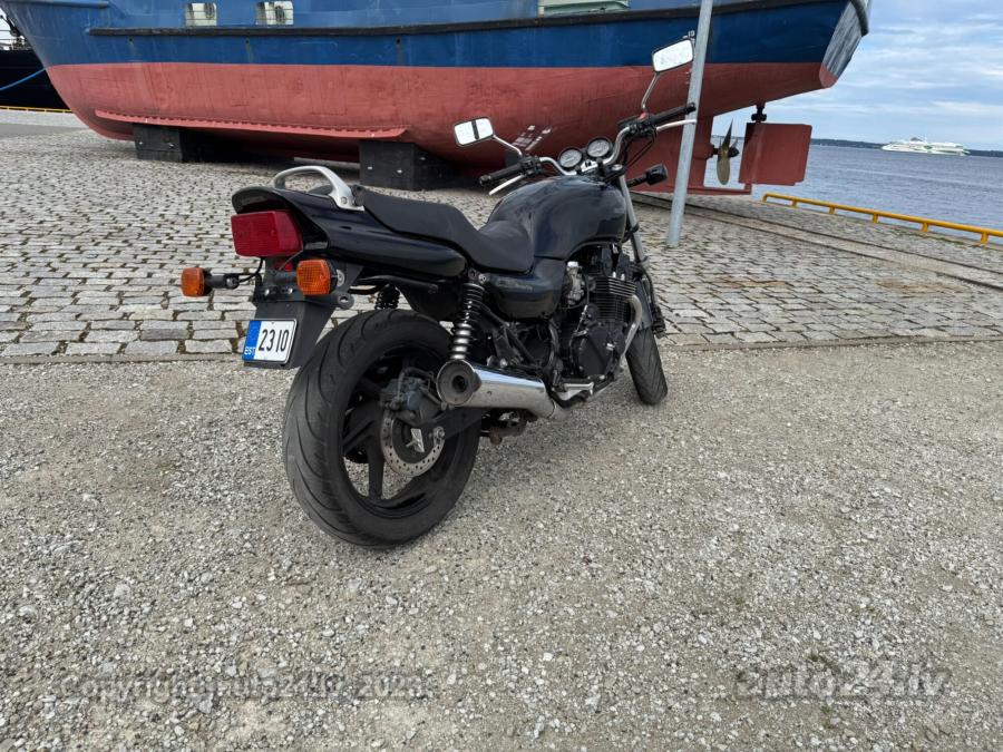 Черный Хонда CB 750 2001 в Таллин, объемом двигателя 0.75 л и пробегом 45 тыс. км за 3000 €, фото 5 на AUTOMOTO.COM.LV