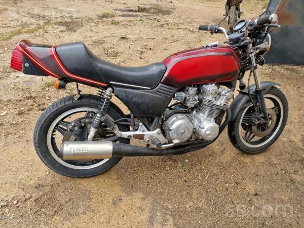 Honda CB 750 1981 Daugavpils, ar dzinēja tilpumu 0.75 L un nobraukumu 0 tūkst. km par 800 €, foto 1 vietnē AUTOMOTO.COM.LV