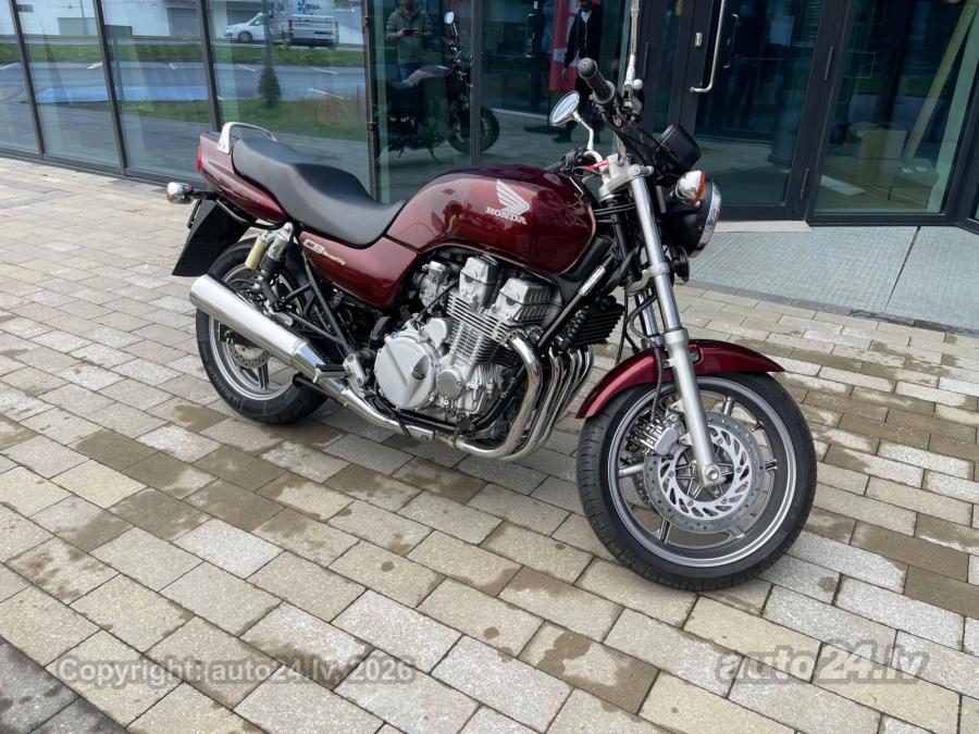 Хонда CB 750 1996 в Таллин, объемом двигателя 0.75 л и пробегом 31 тыс. км за 2600 €, фото 1 на AUTOMOTO.COM.LV