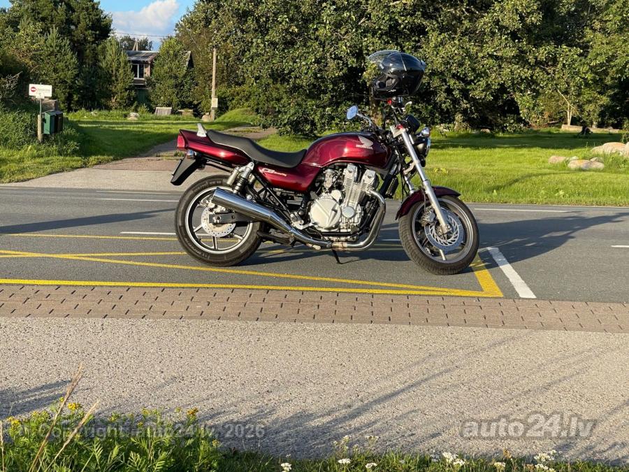 Хонда CB 750 1996 в Таллин, объемом двигателя 0.75 л и пробегом 31 тыс. км за 2600 €, фото 3 на AUTOMOTO.COM.LV