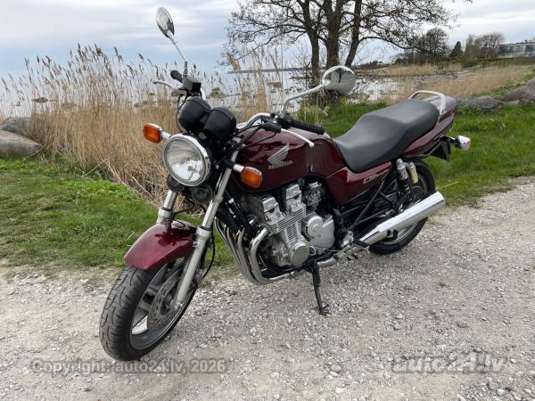 Honda CB 750 1996 Tallina, ar dzinēja tilpumu 0.75 L un nobraukumu 31 tūkst. km par 2600 €, foto 3 vietnē AUTOMOTO.COM.LV