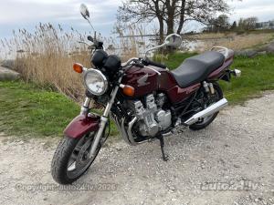 Хонда CB 750 1996 в Таллин, объемом двигателя 0.75 л и пробегом 31 тыс. км за 2600 €, фото 4 на AUTOMOTO.COM.LV