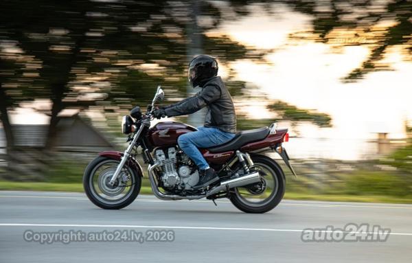 Honda CB 750 1996 Tallina, ar dzinēja tilpumu 0.75 L un nobraukumu 31 tūkst. km par 2600 €, foto 10 vietnē AUTOMOTO.COM.LV
