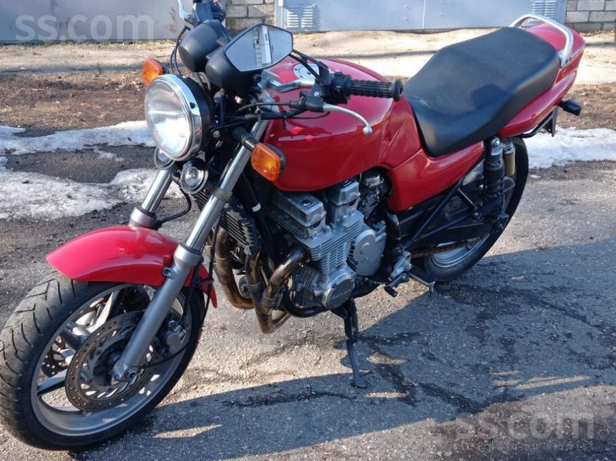 Honda CB 750 1997 Rīga, ar dzinēja tilpumu 0.75 L un nobraukumu 0 tūkst. km par 1250 €, foto 1 vietnē AUTOMOTO.COM.LV