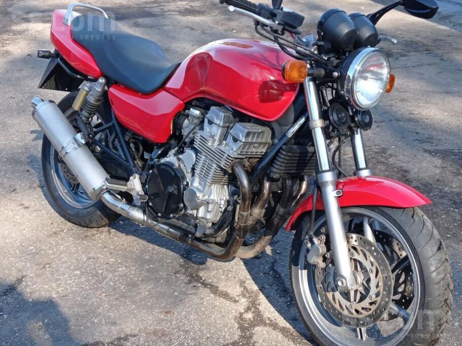 Honda CB 750 1997 Rīga, ar dzinēja tilpumu 0.75 L un nobraukumu 0 tūkst. km par 1250 €, foto 4 vietnē AUTOMOTO.COM.LV