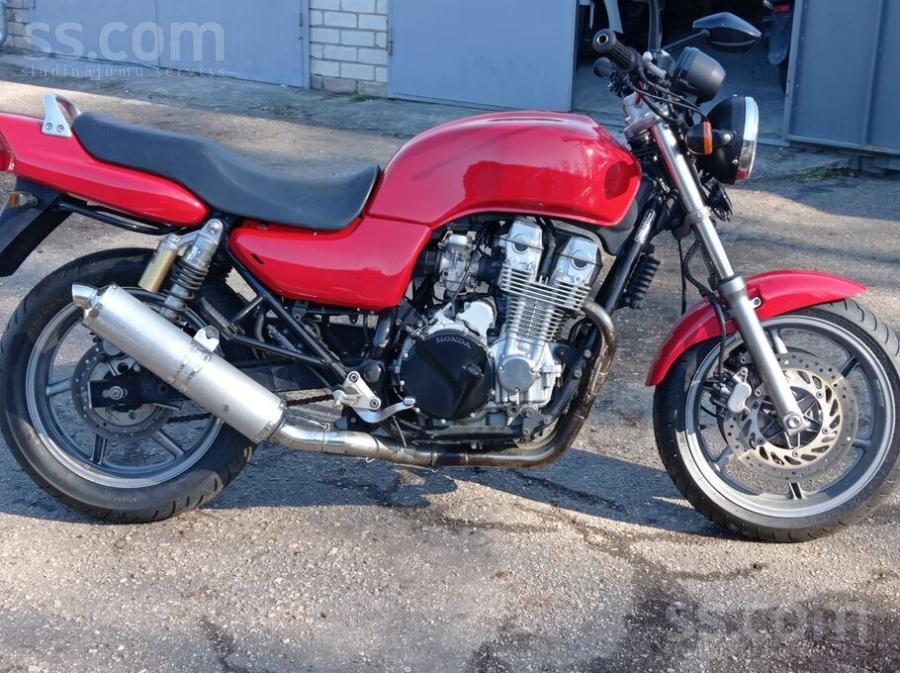 Honda CB 750 1997 Rīga, ar dzinēja tilpumu 0.75 L un nobraukumu 0 tūkst. km par 1250 €, foto 5 vietnē AUTOMOTO.COM.LV