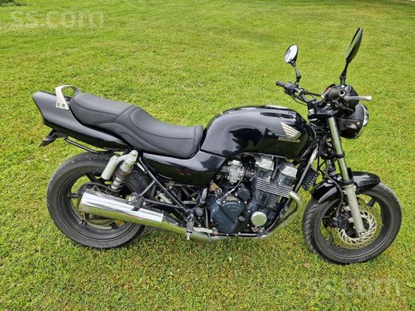 Хонда CB 750 1999 в Талси, объемом двигателя 0.75 л и пробегом 0 тыс. км за 1500 €, фото 2 на AUTOMOTO.COM.LV