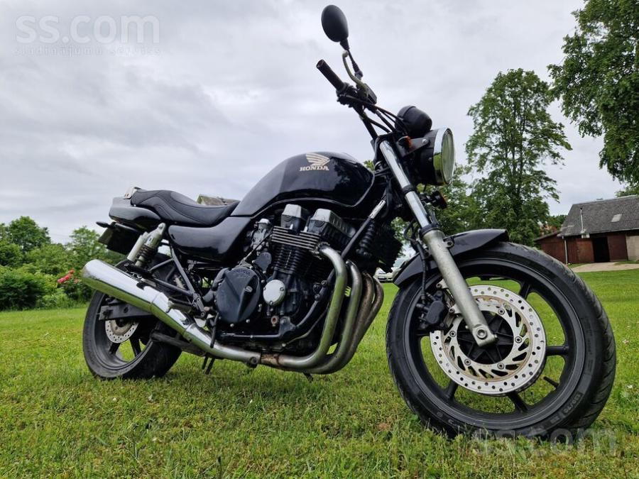 Хонда CB 750 1999 в Талси, объемом двигателя 0.75 л и пробегом 0 тыс. км за 1500 €, фото 5 на AUTOMOTO.COM.LV