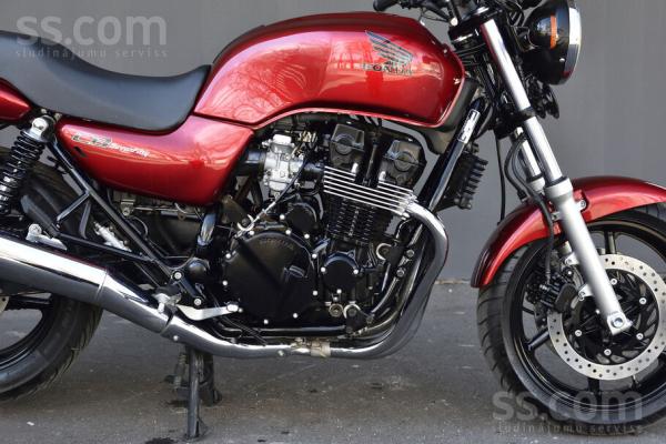 Honda CB 750 2003 Rīga, ar dzinēja tilpumu 0.75 L un nobraukumu 0 tūkst. km par 3450 €, foto 5 vietnē AUTOMOTO.COM.LV