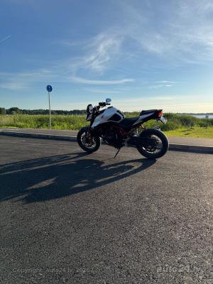 Red Honda CB 750 2024 in Voru, with an engine capacity of 0.76 L and mileage of 7 thousand km for 6999 €, photo 4 on AUTOMOTO.COM.LV