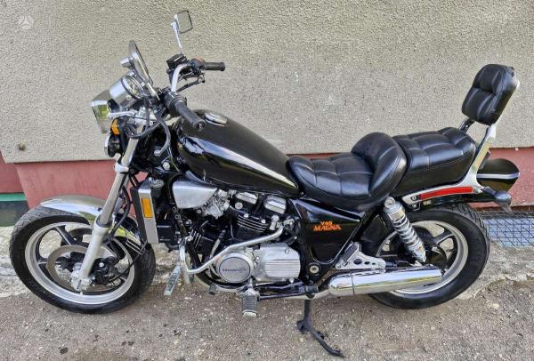 Melns Honda CB 1986 Kauņa, ar dzinēja tilpumu 0.75 L un nobraukumu 38 tūkst. km par 1550 €, foto 2 vietnē AUTOMOTO.COM.LV