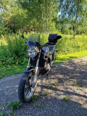 Black Honda CB 1993 in Vilnius, with an engine capacity of 0.50 L and mileage of 26 thousand km for 1450 €, photo 3 on AUTOMOTO.COM.LV