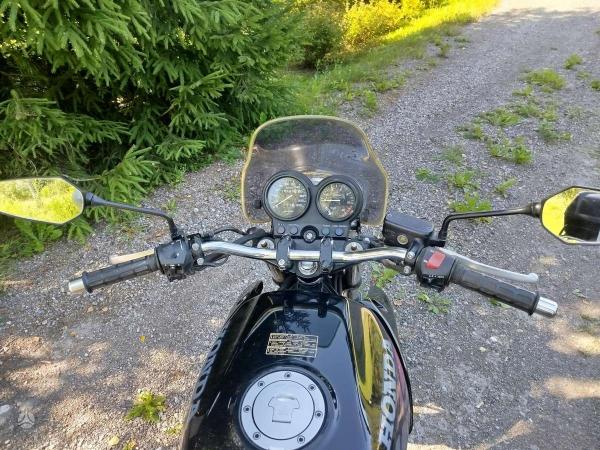 Black Honda CB 1993 in Vilnius, with an engine capacity of 0.50 L and mileage of 26 thousand km for 1450 €, photo 7 on AUTOMOTO.COM.LV