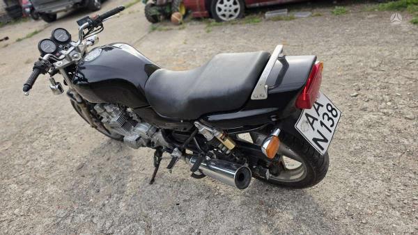 Black Honda CB 1994 in Klaipeda, with an engine capacity of 0.75 L and mileage of 69 thousand km for 1650 €, photo 3 on AUTOMOTO.COM.LV