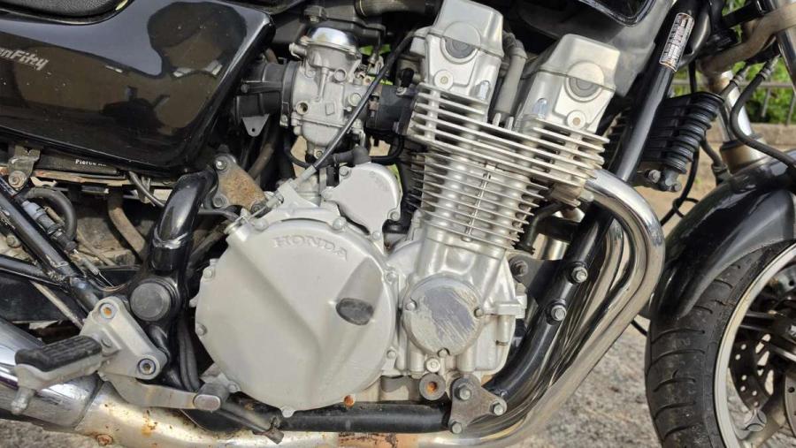 Black Honda CB 1994 in Klaipeda, with an engine capacity of 0.75 L and mileage of 69 thousand km for 1650 €, photo 10 on AUTOMOTO.COM.LV