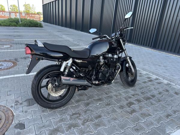 Melns Honda CB 2001 Kauņa, ar dzinēja tilpumu 0.75 L un nobraukumu 0 tūkst. km par 1400 €, foto 2 vietnē AUTOMOTO.COM.LV